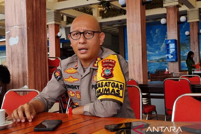 Seorang Anggota KKB Ditembak Mati, Iptu Tomi Tergelincir dan Hanyut Seorang Anggota KKB Ditembak Mati, Iptu Tomi Tergelincir dan Hanyut