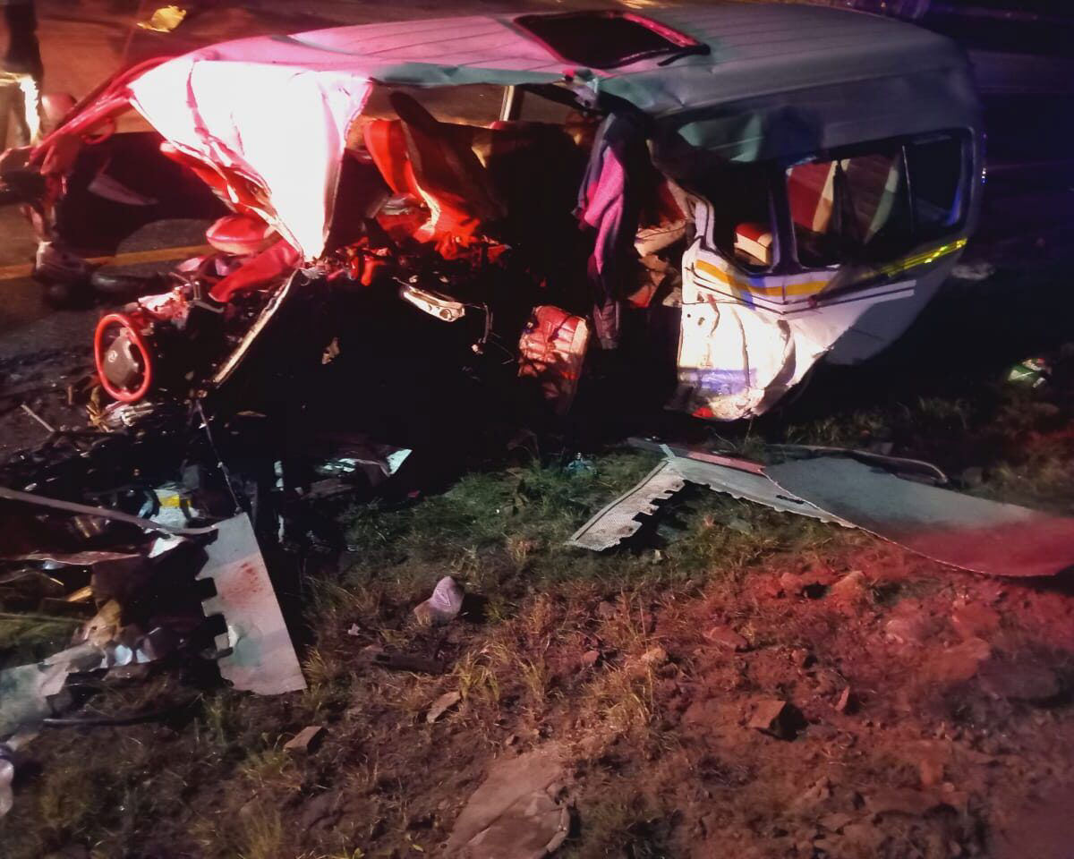 Eastern Cape head-on collision claims 12 lives Eastern Cape head-on collision claims 12 lives