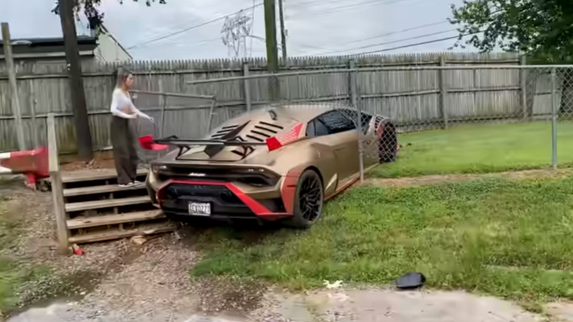 YouTube Influencer Crashes Lamborghini Huracan in Stupid Stunt