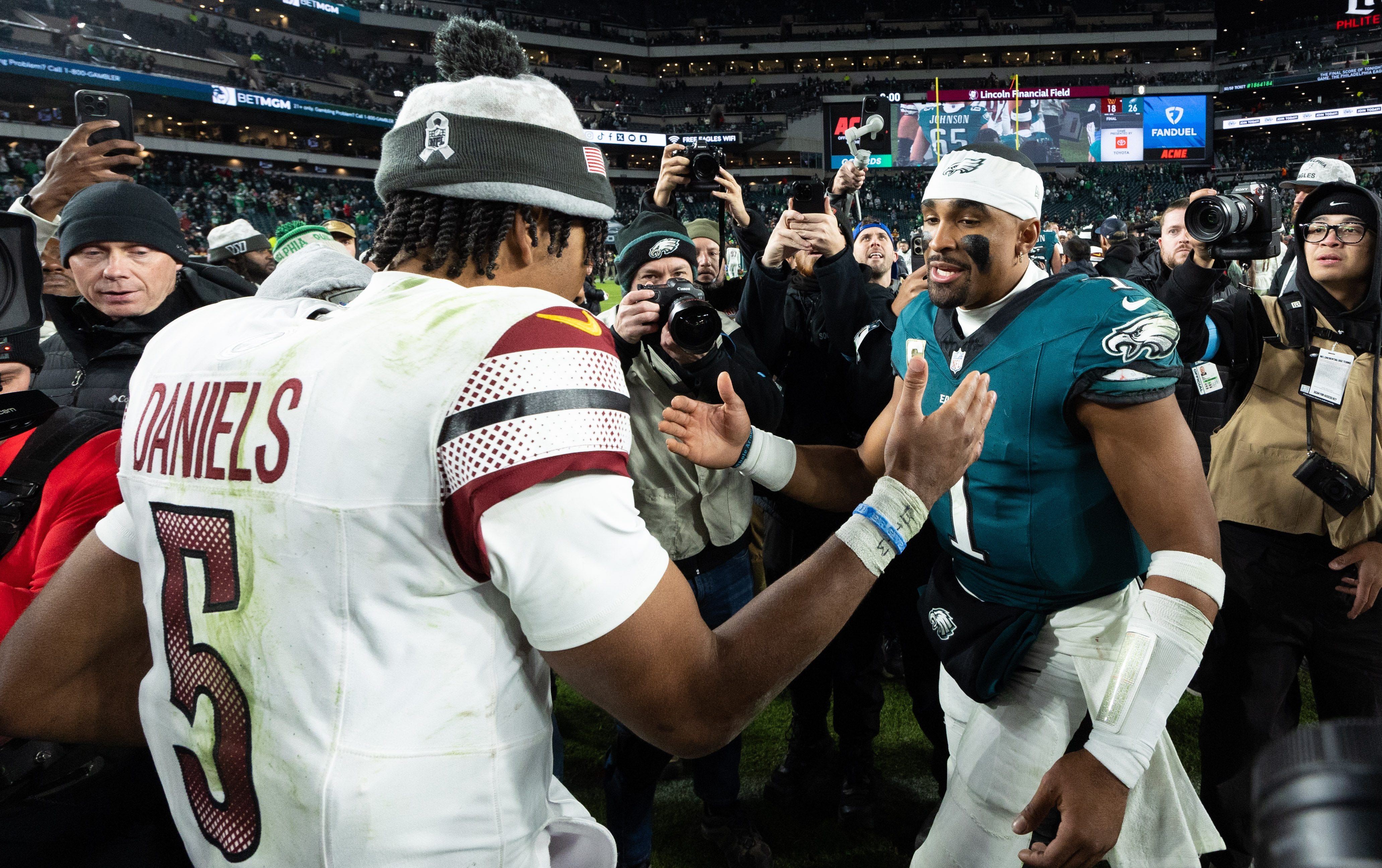 What channel is Cowboys vs Buccaneers on tonight? NFL Sunday Night ...