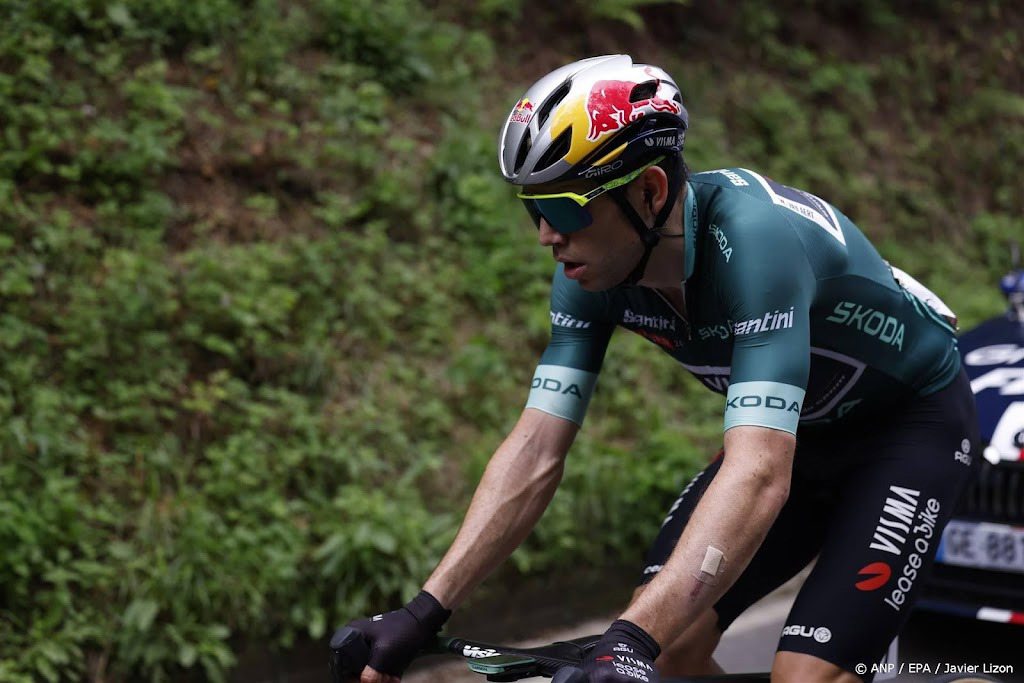 Zieke Van Aert mist eerste duel in veldrijden met Van der Poel Zieke Van Aert mist eerste duel in veldrijden met Van der Poel