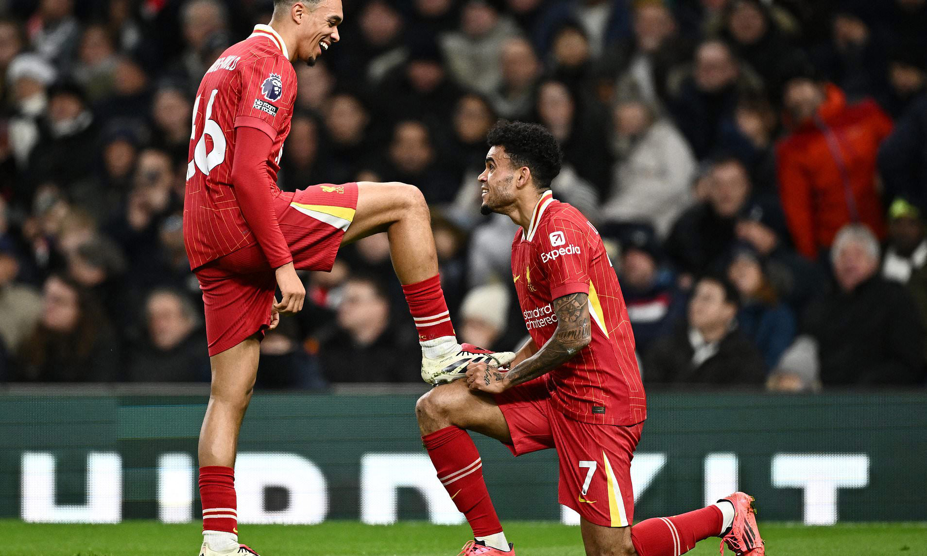 Gary Neville hails Trent Alexander-Arnold for his role in Liverpool's ... Gary Neville hails Trent Alexander-Arnold for his role in Liverpool's ...