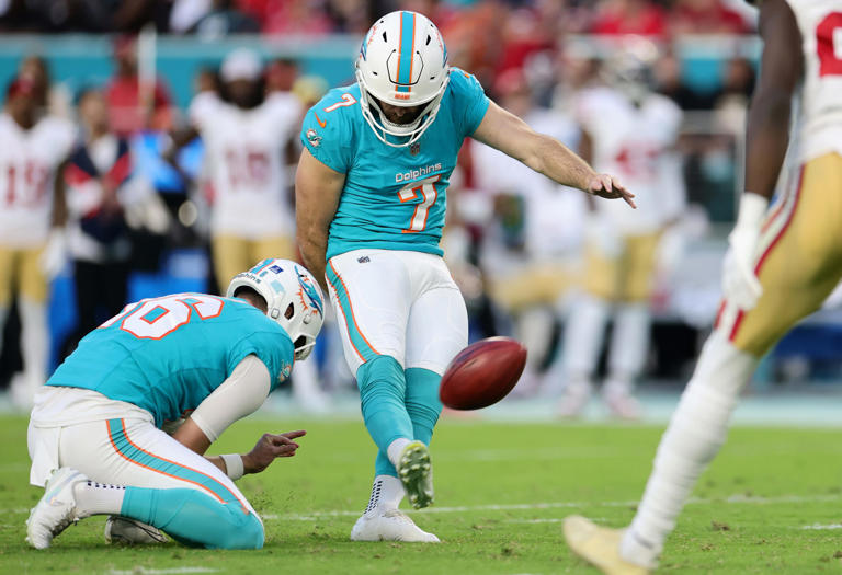 Take two: Miami Dolphins kicker Jason Sanders shatters franchise record, again