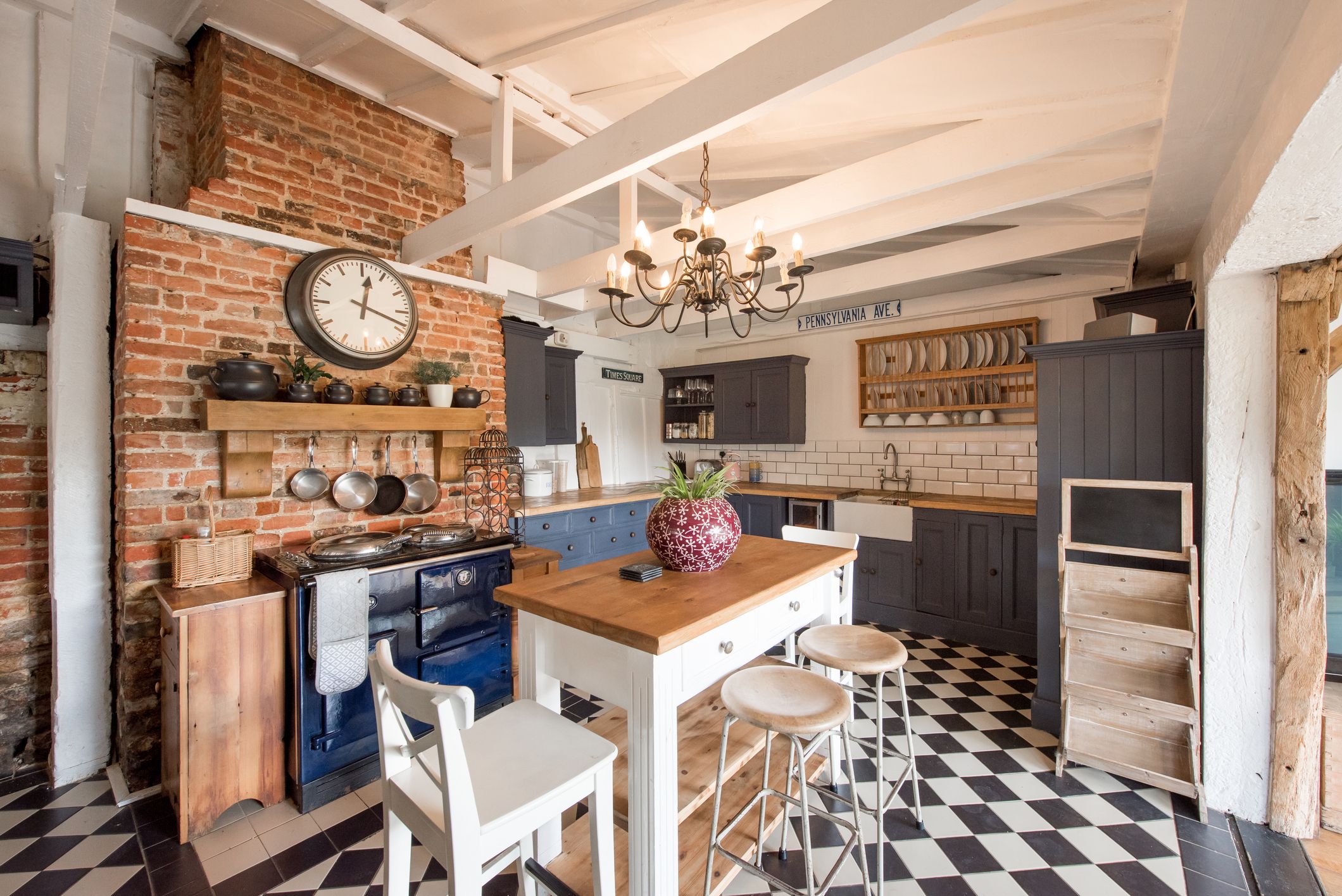 These Farmhouse Kitchen Ideas Will *Whisk* You Away