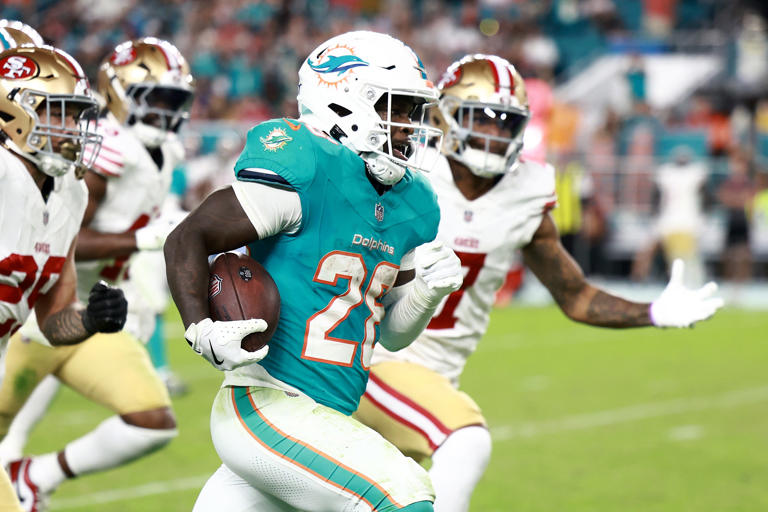 Miami Dolphins' De'Von Achane drawing comparisons to Marshall Faulk ...