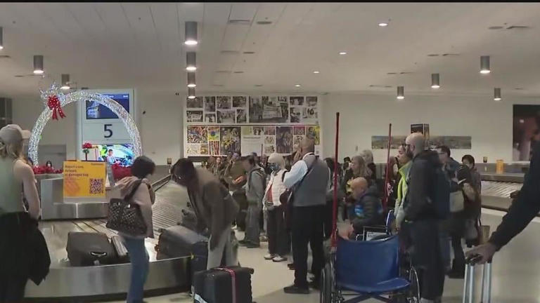 Holiday travelers expected to crowd Bay Area airports
