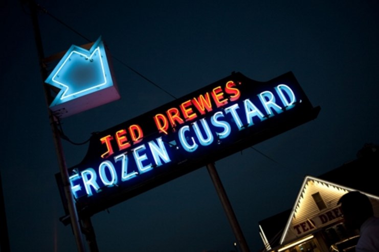 Families visit Ted Drewes before custard shop closes for season
