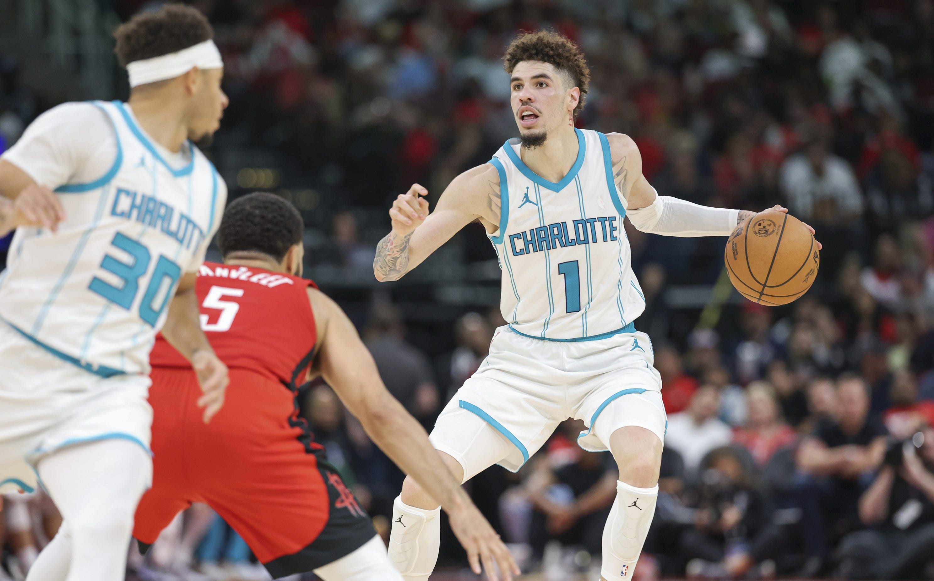 ‘Stay ready’ crew: Jae’Sean Tate, Cam Whitmore spark Rockets in Toronto