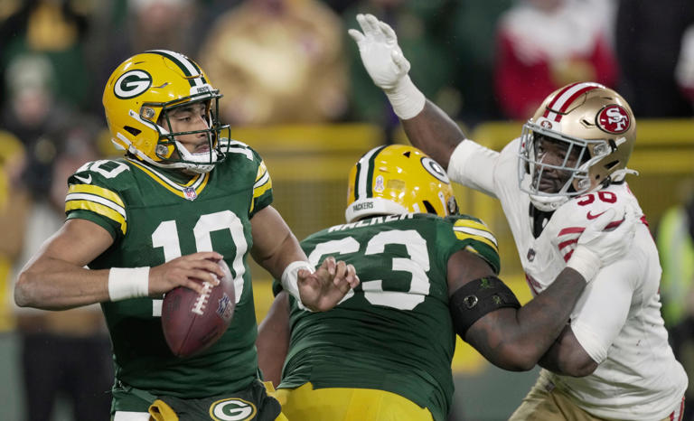 What channel is Packers vs Vikings on today? Time, TV, odds, streaming ...