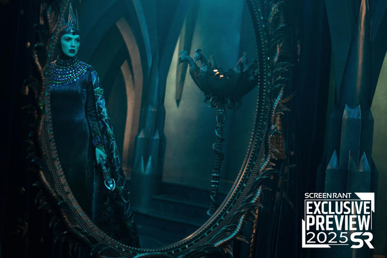 Gal Gadot’s Evil Queen Faces Her Mirror In Ornate New Snow White Live ... Gal Gadot’s Evil Queen Faces Her Mirror In Ornate New Snow White Live ...