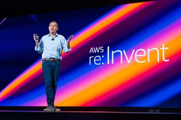 AWS re:Invent 2024 重點解析 AWS 科技夢想藍圖 從超級電腦到平民化 AI