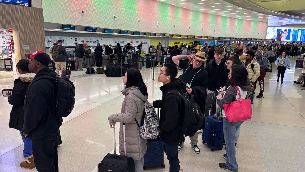 Holiday travel to bring heavy traffic, busy airports in Columbus