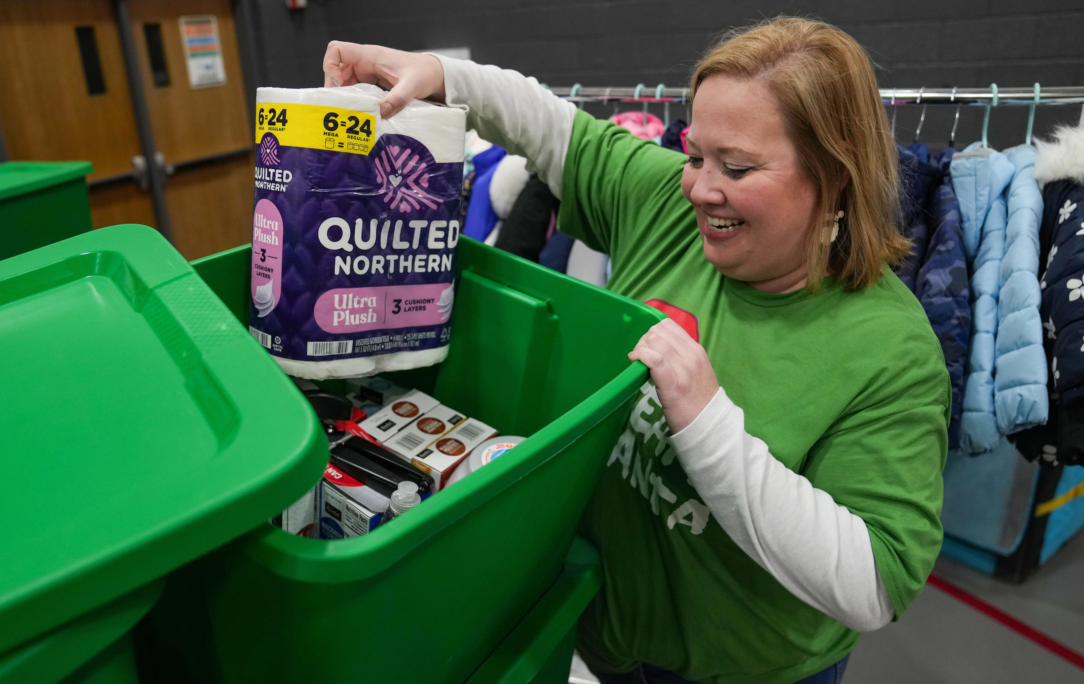 Season for Sharing: Mary Rigg Neighborhood Center helps families meet ...