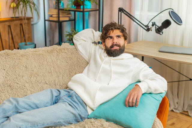 Men Who Are Lazy At Home Often Do These 14 Things At Work