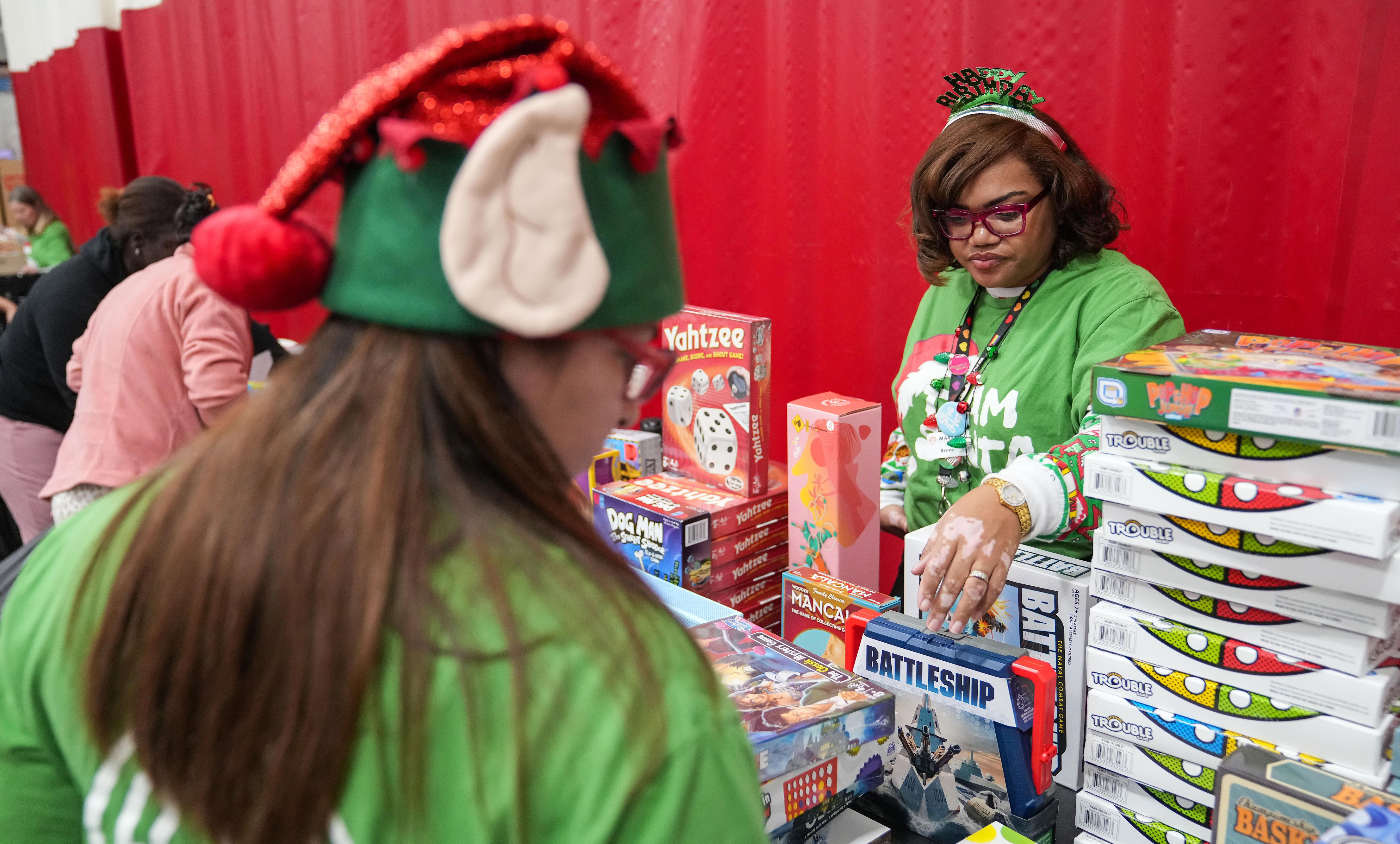 Season for Sharing: Mary Rigg Neighborhood Center helps families meet ...