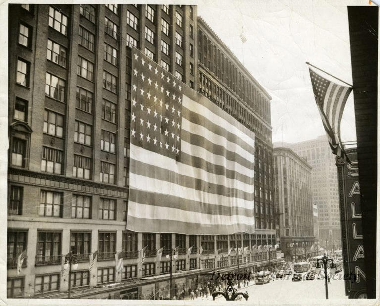 Hudson’s building in Detroit may once again display massive American flag