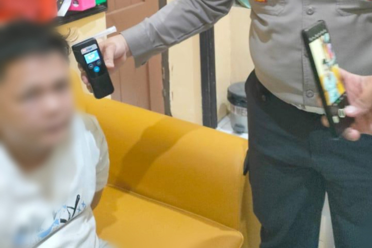 Pengemudi yang Sebabkan Tabrakan Beruntun di Kenjeran Mabuk Berat Pengemudi yang Sebabkan Tabrakan Beruntun di Kenjeran Mabuk Berat