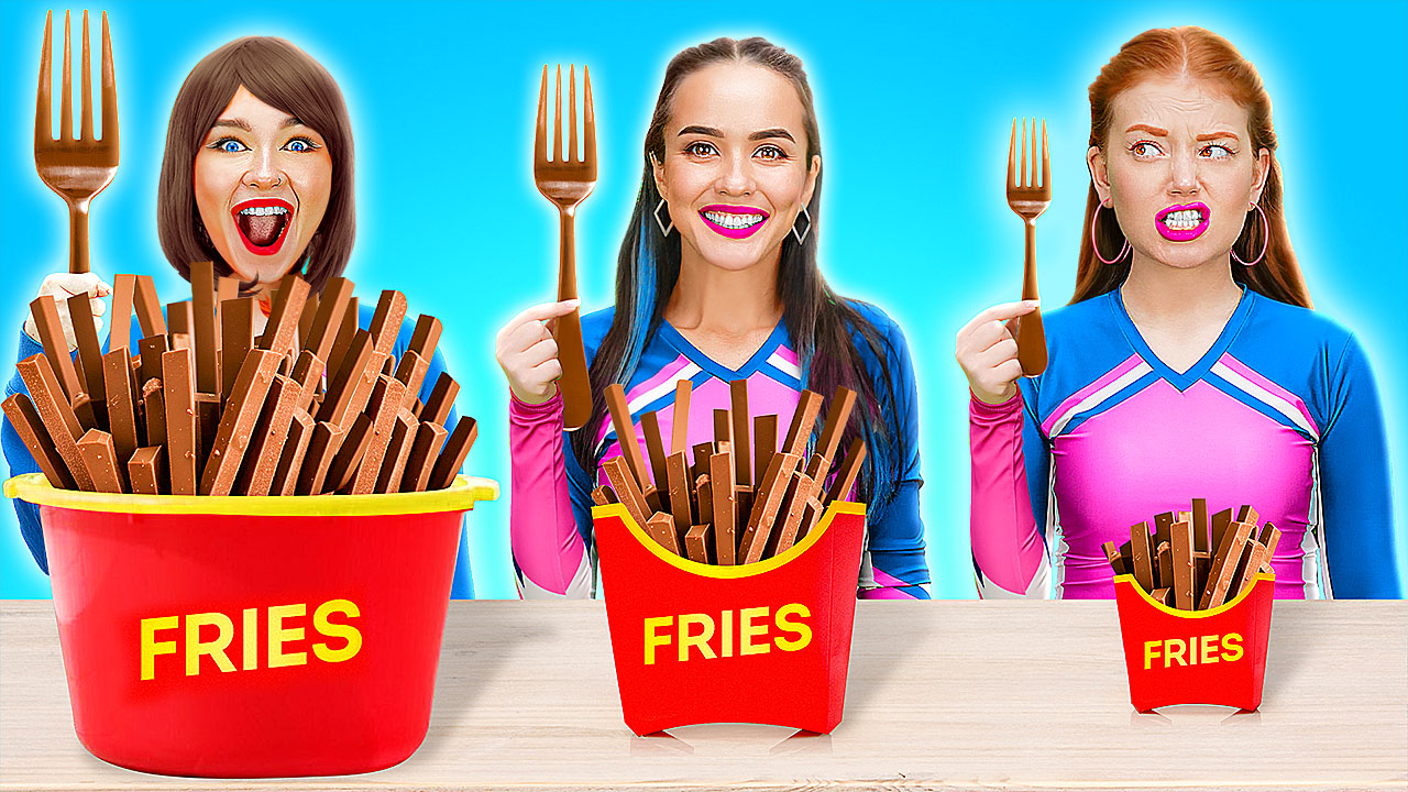 Cooking Tiny and Giant Food!