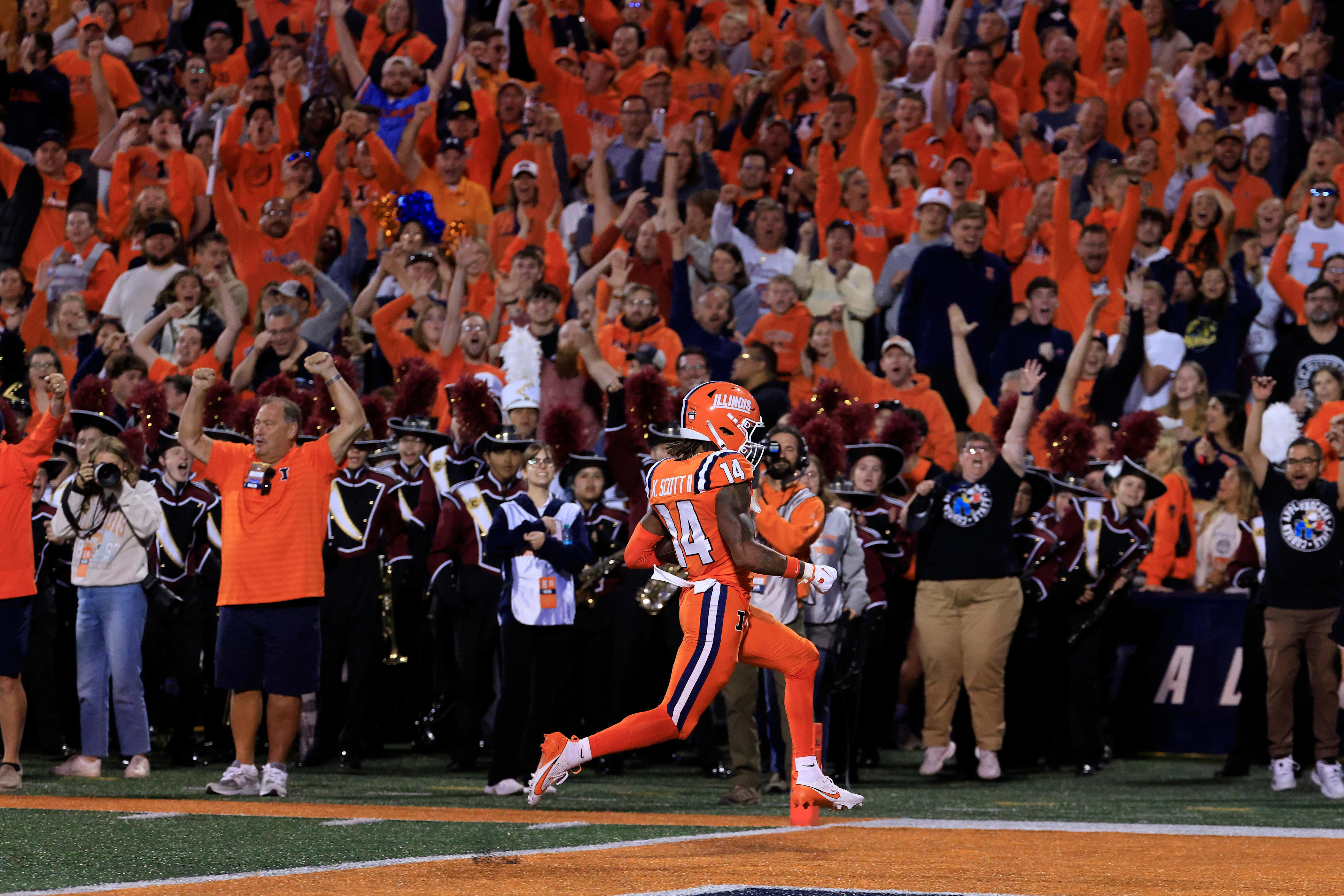 We made Illinois football score predictions for every game in 2025