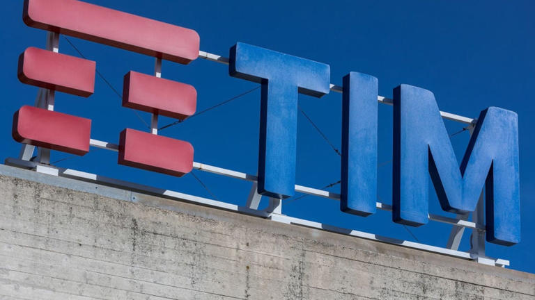 Ancora febbre per titolo Tim a Piazza Affari? Barclays vede spazio per ...