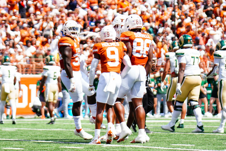 College Football Playoff national championship winner odds: Texas, Ohio ...