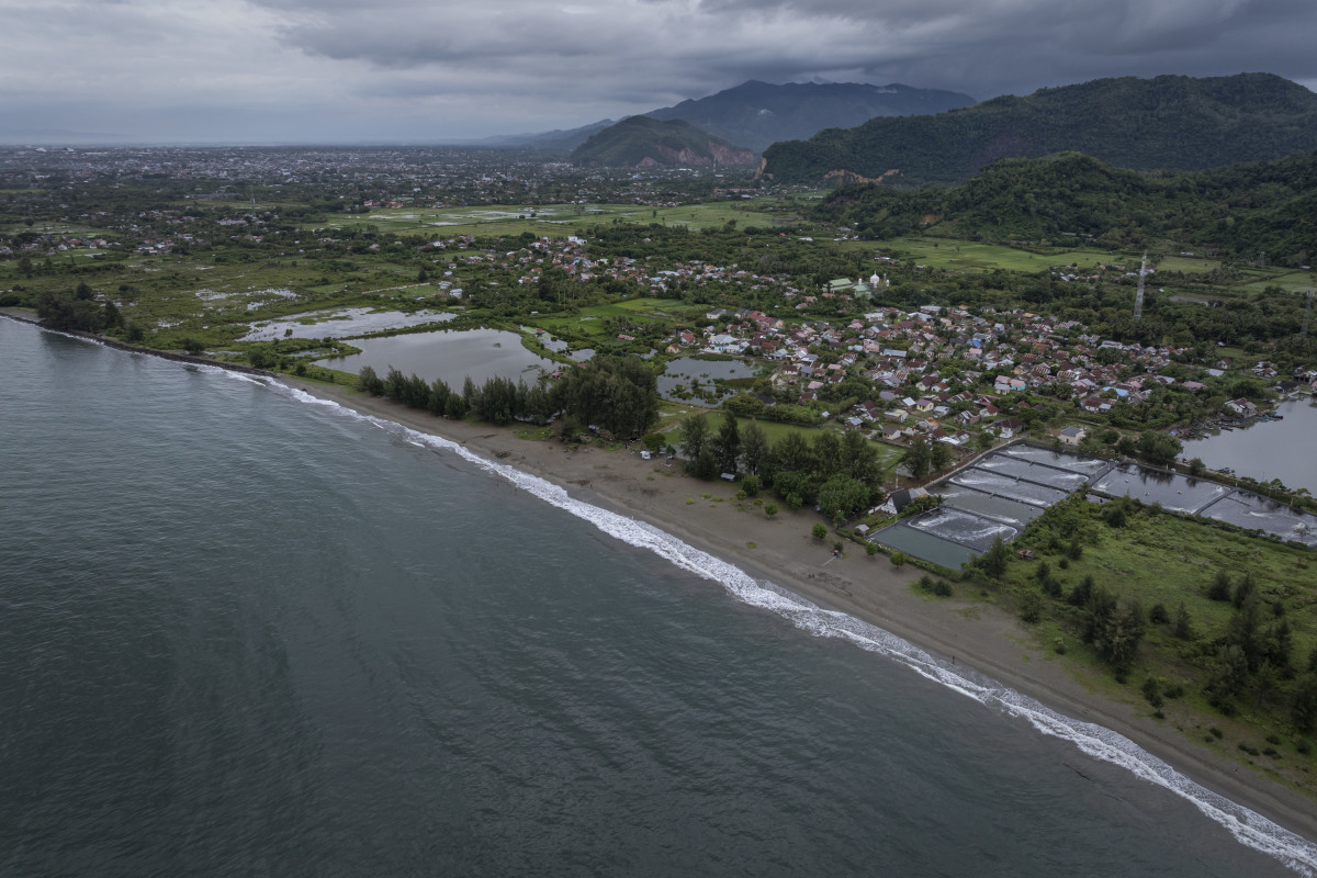 Prayers Pouring In After U.S. State Receives Tsunami Warning