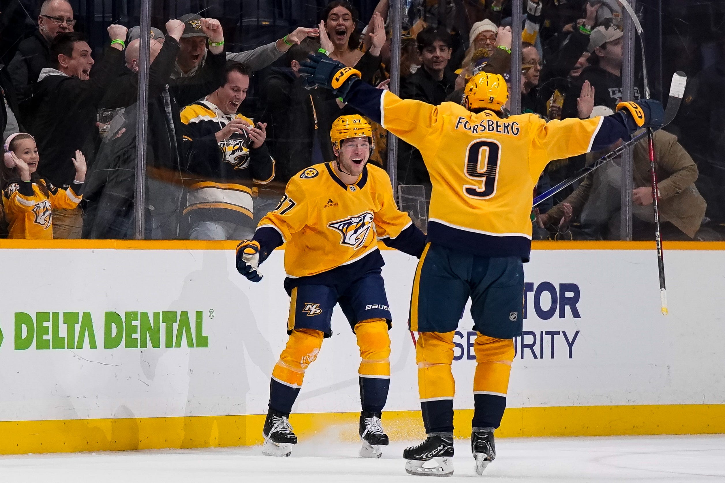 Nashville Predators fall 7-4 to St. Louis Blues, Juuse Saros allows 5 ...