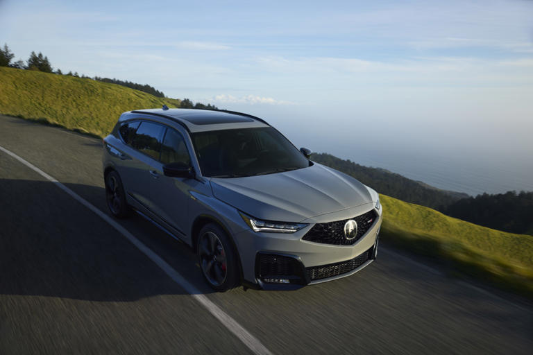 2025 Audi Q7 vs. 2025 Acura MDX: Which One Is Right for You?