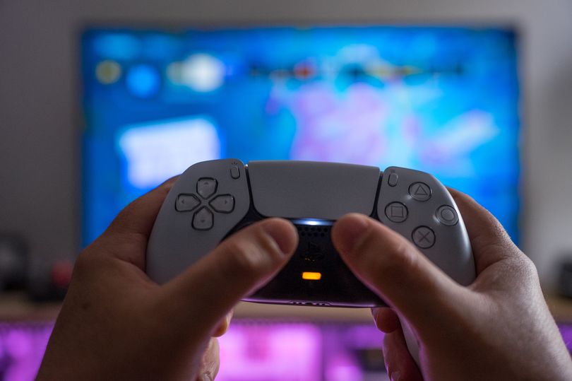 Clean dust out of PS5 'in seconds' with tech expert's handy hack