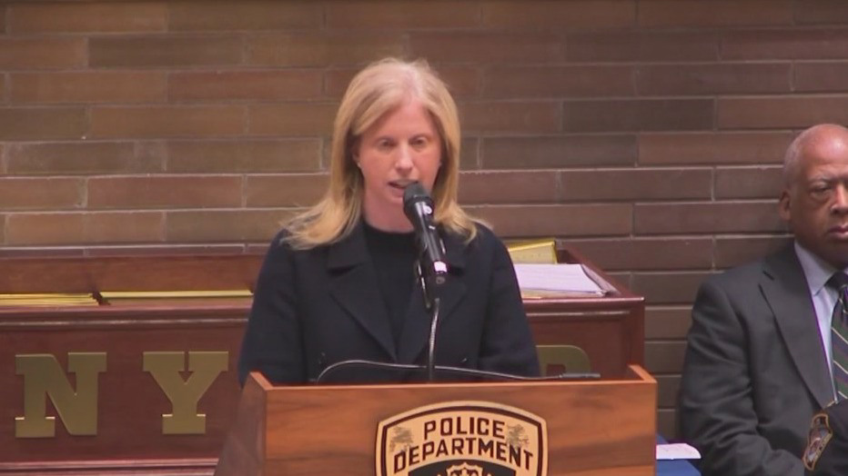 NYPD commissioner promises to ‘restore honor’ after another scandal NYPD commissioner promises to ‘restore honor’ after another scandal