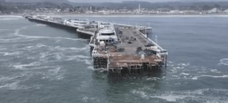 2 rescued from partial collapse of Santa Cruz pier amid heavy waves