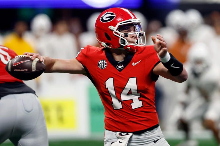Georgia QB Carson Beck out for season, Gunner Stockton to start for ...