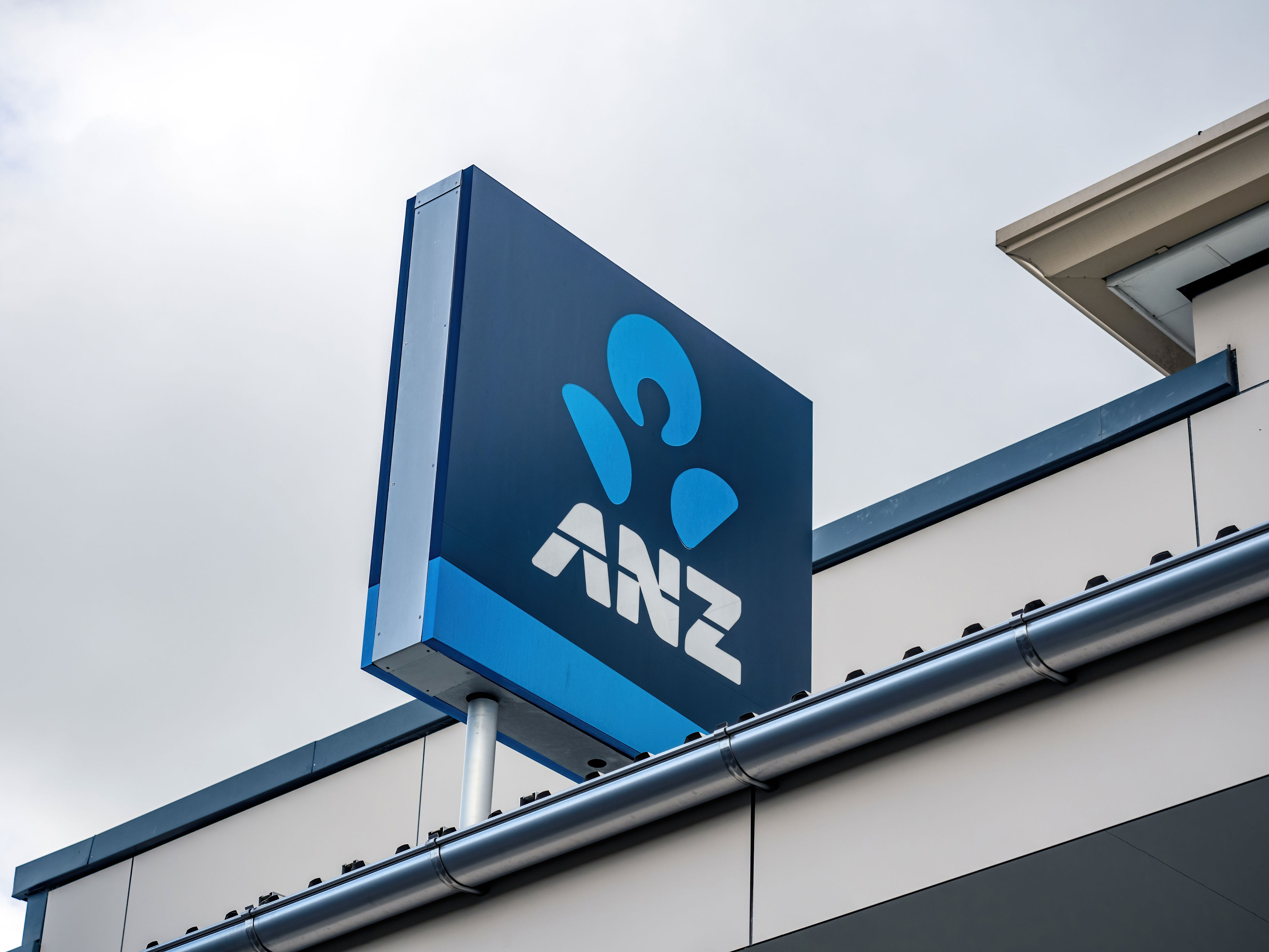ANZ customers impacted by online banking outage a day out from Christmas