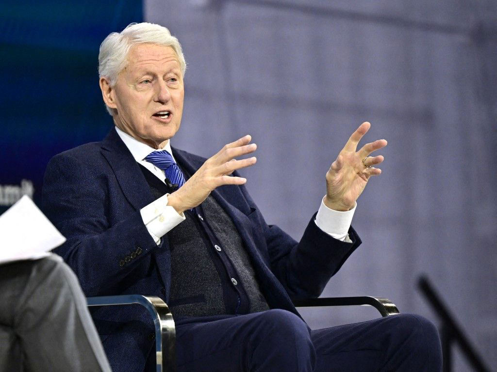 Ex-US president Bill Clinton admitted to hospital Ex-US president Bill Clinton admitted to hospital