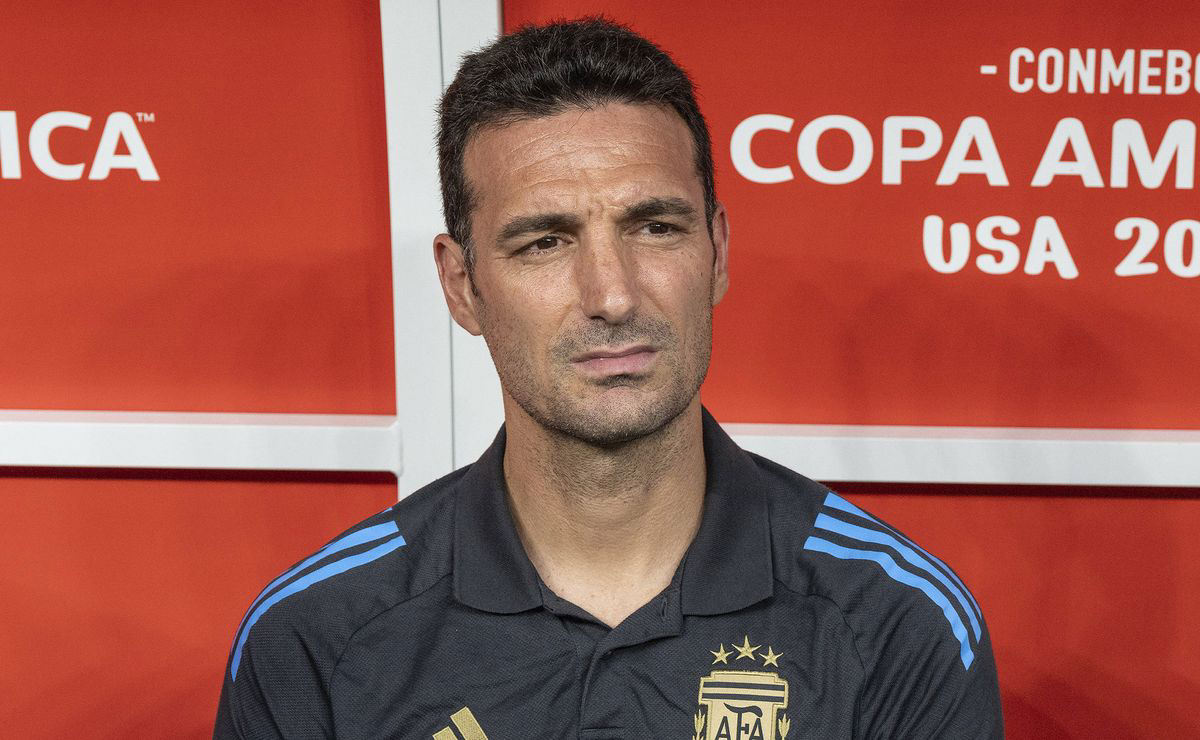 Inesperado: fotografiaron a Lionel Scaloni con la camiseta de un club ... Inesperado: fotografiaron a Lionel Scaloni con la camiseta de un club ...