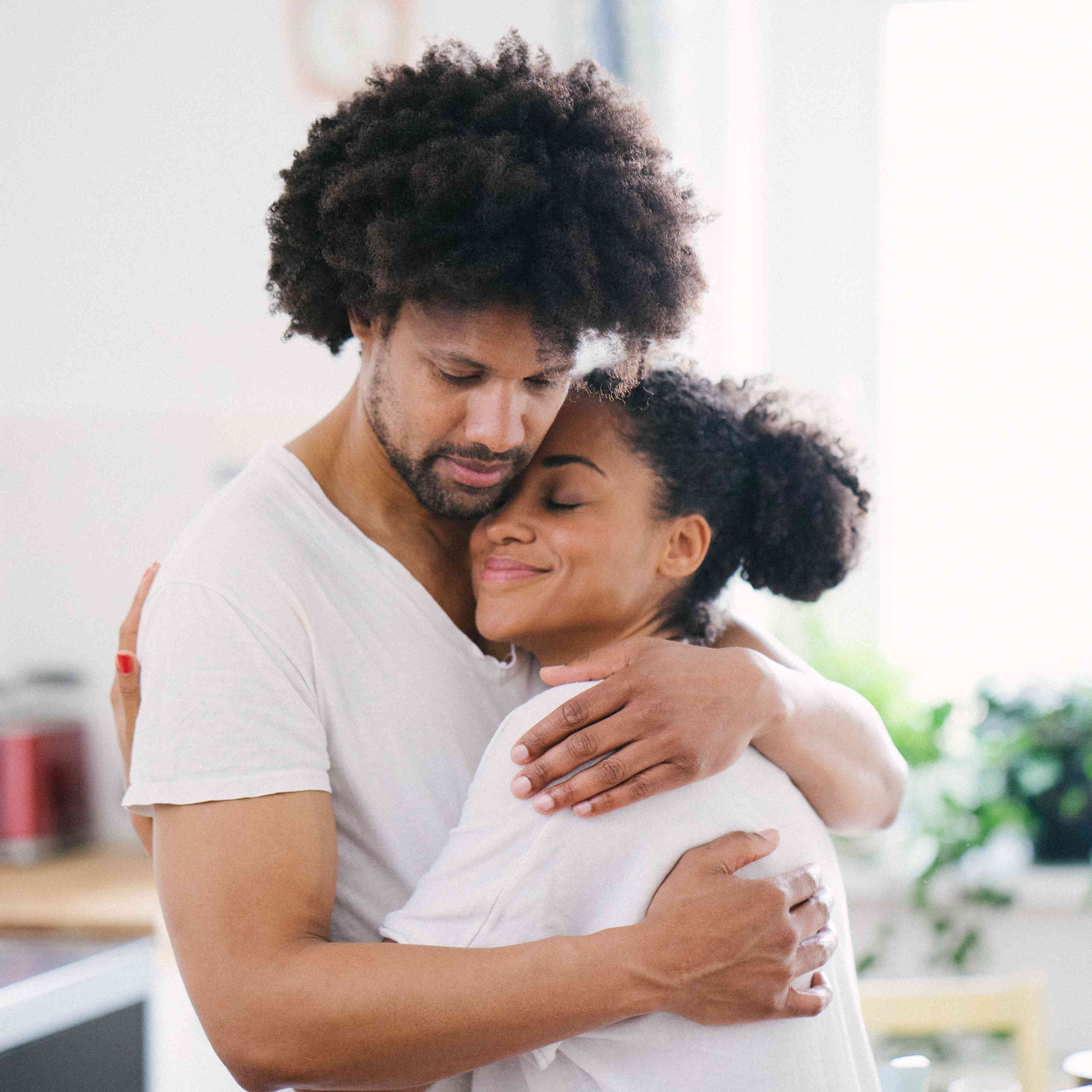 What Is Limerence? Everything to Know About This Intense Psychological ...