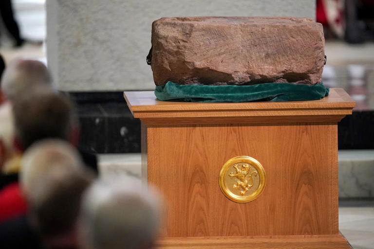 Protester admits damaging Stone of Destiny display case at Edinburgh Castle Protester admits damaging Stone of Destiny display case at Edinburgh Castle