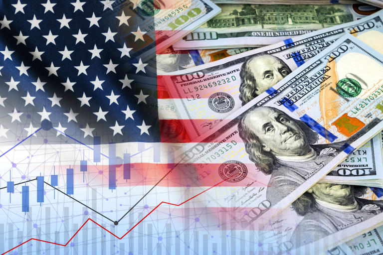 Así le fue al dólar en junio, en medio de la rebaja de la calificación ...