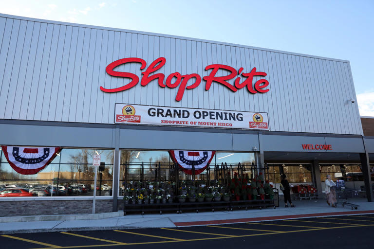 Where's Santa Claus? Track St. Nick's flight to New York with help from ...