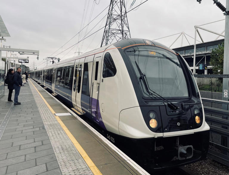 Appeal for witnesses after Elizabeth line passenger got hand stuck in ...