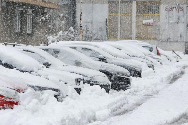 Balkans snowstorm leaves tens of thousands of homes without power Balkans snowstorm leaves tens of thousands of homes without power