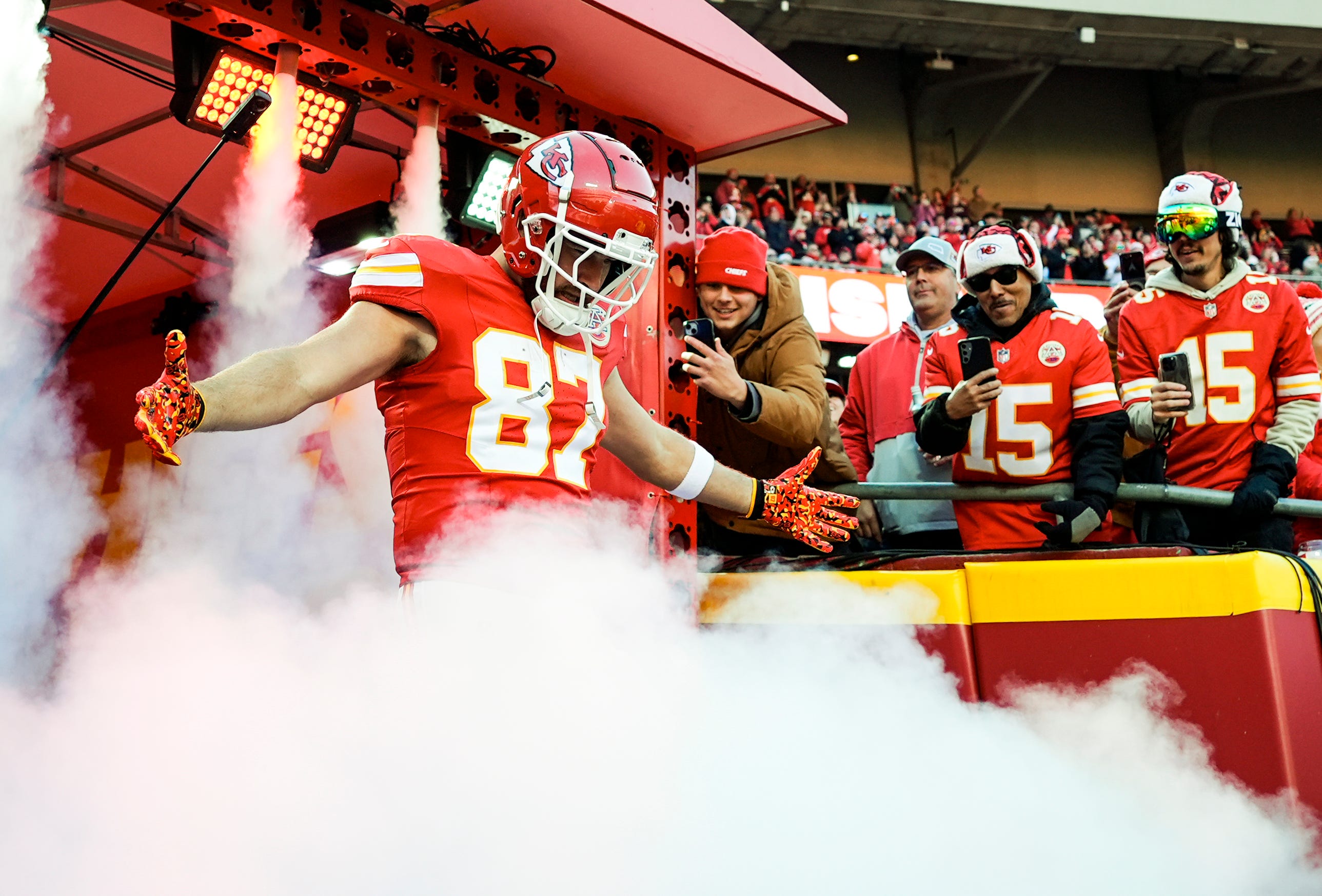 What channel is Chiefs vs Steelers on today? Time, TV schedule for NFL ...