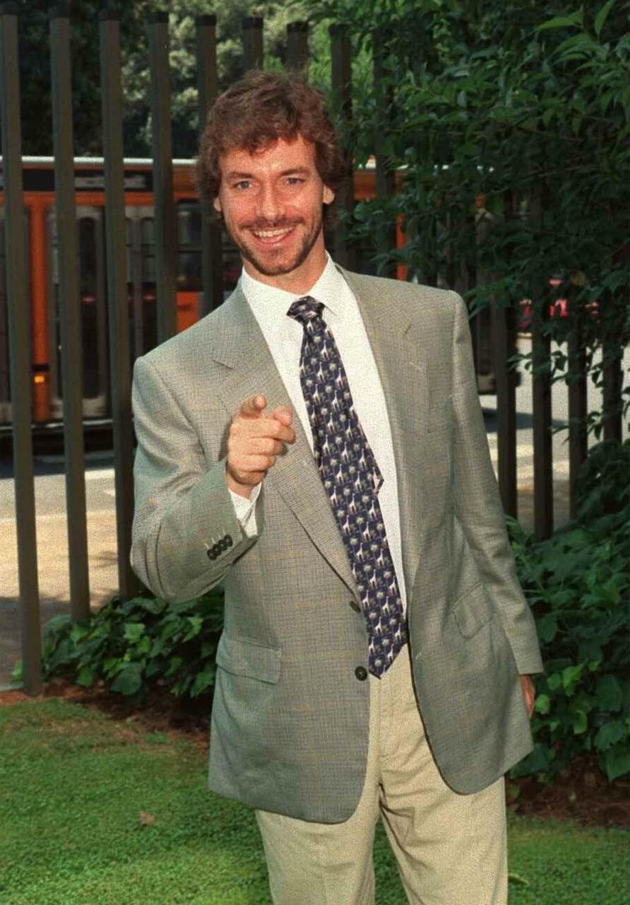 Alberto Angela ospite alla Finale di Sanremo 2025, chi è: età, dove ...