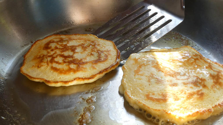 The Pancake-Flipping Technique You Need To Avoid Batter Splatter