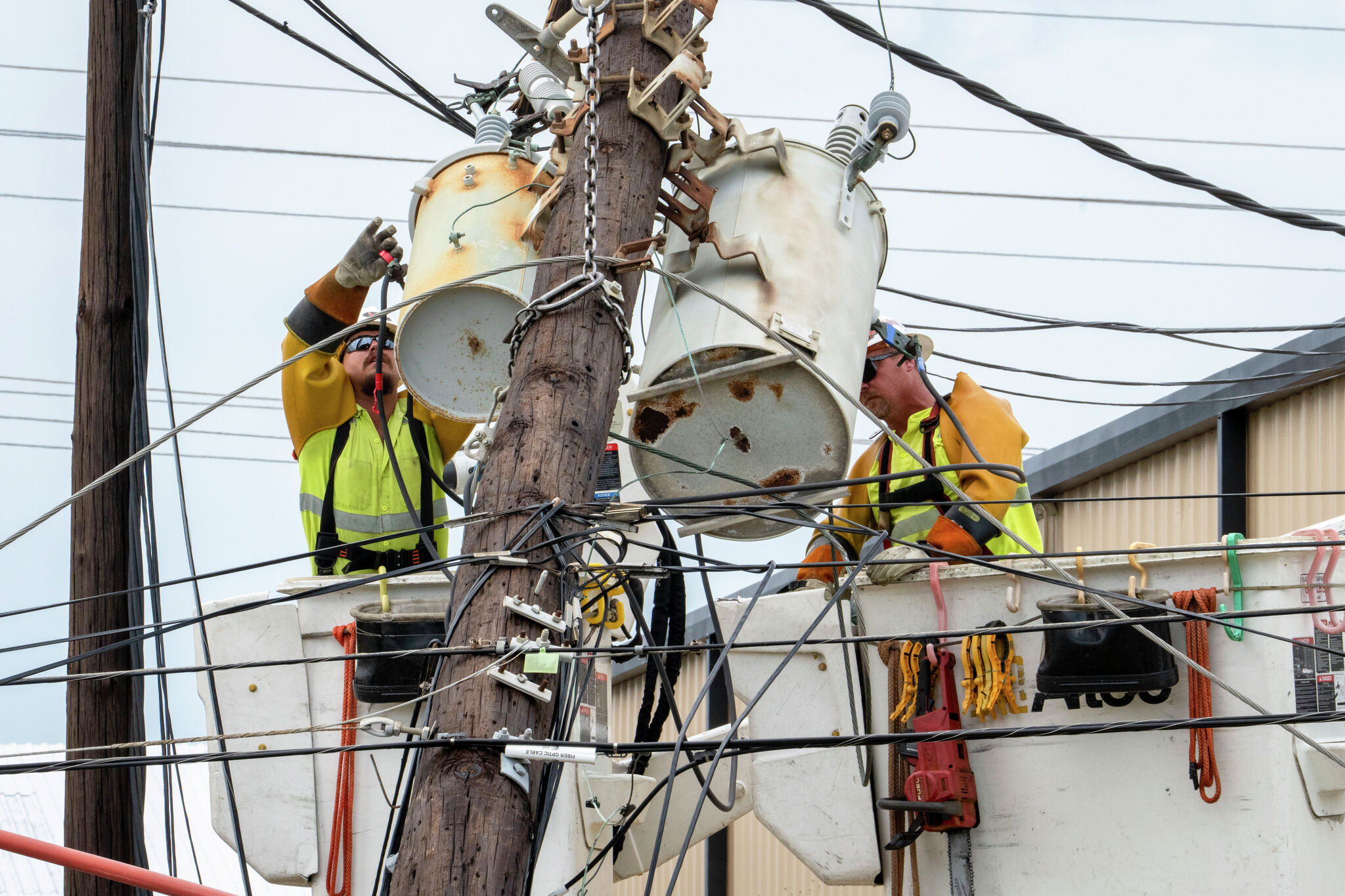 CenterPoint Energy restores power to 49,000 customers after Houston ...