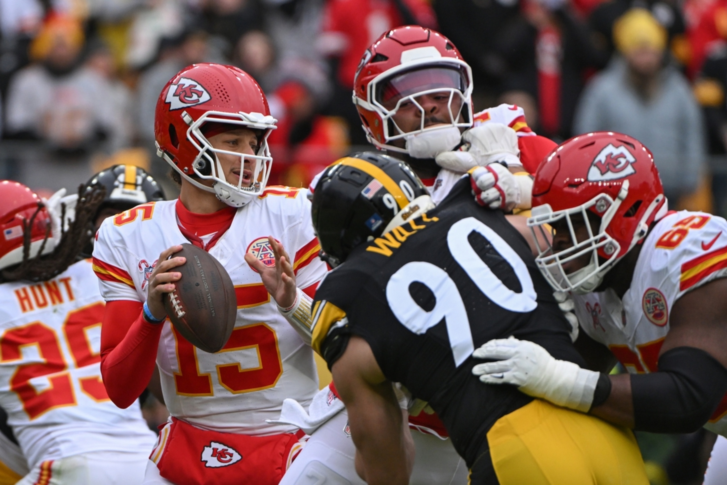 Patrick Mahomes, Chiefs beat Steelers, lock up AFC home-field edge