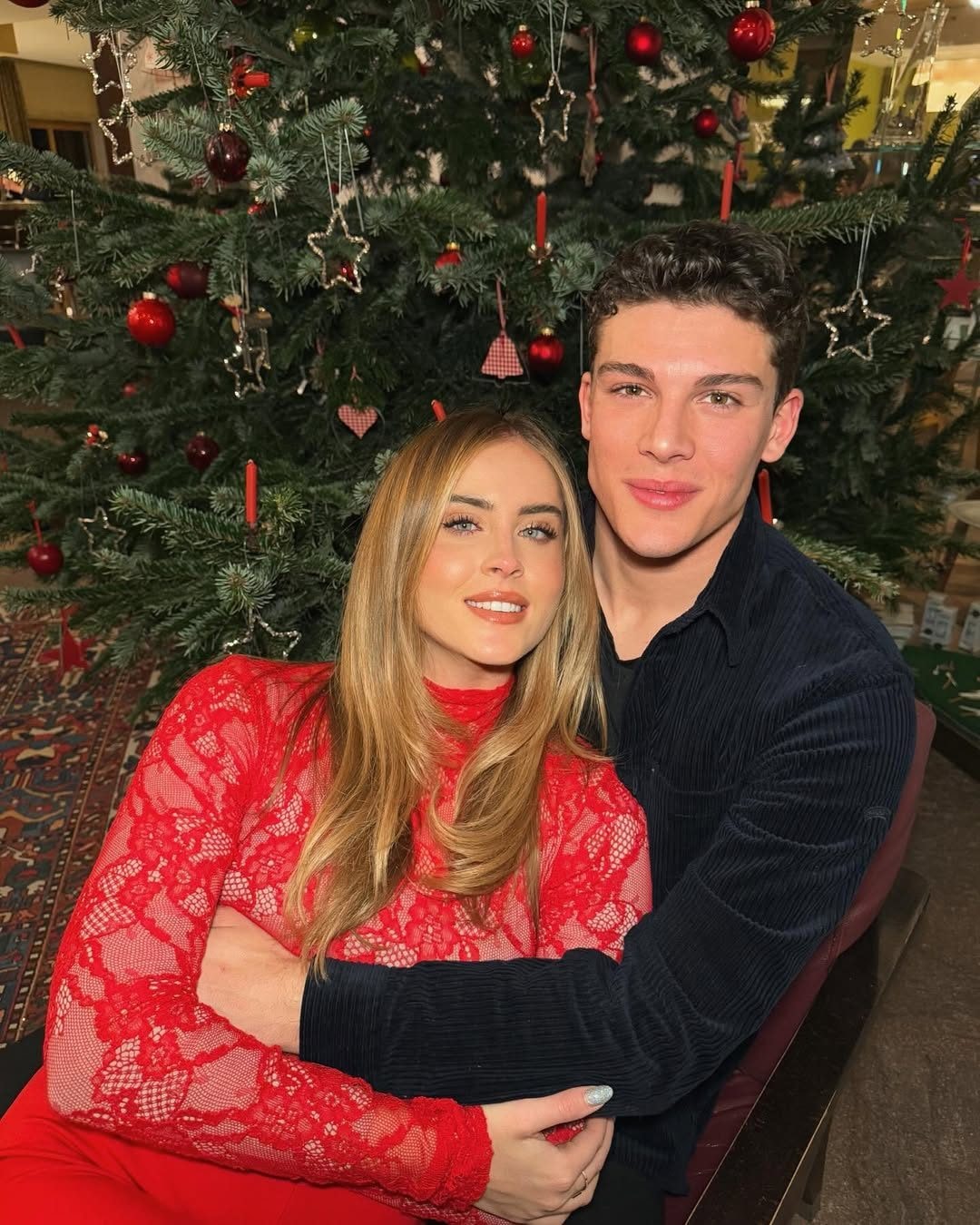 Da Chiara Ferragni a Sabrina Ferilli, il rosso a Natale non passa mai ...