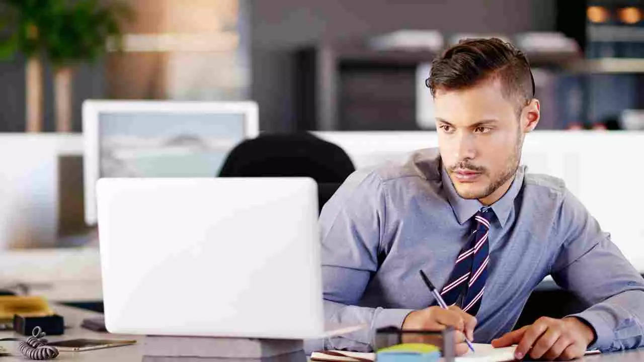 10 computer/laptop-related health issues and how to stay safe