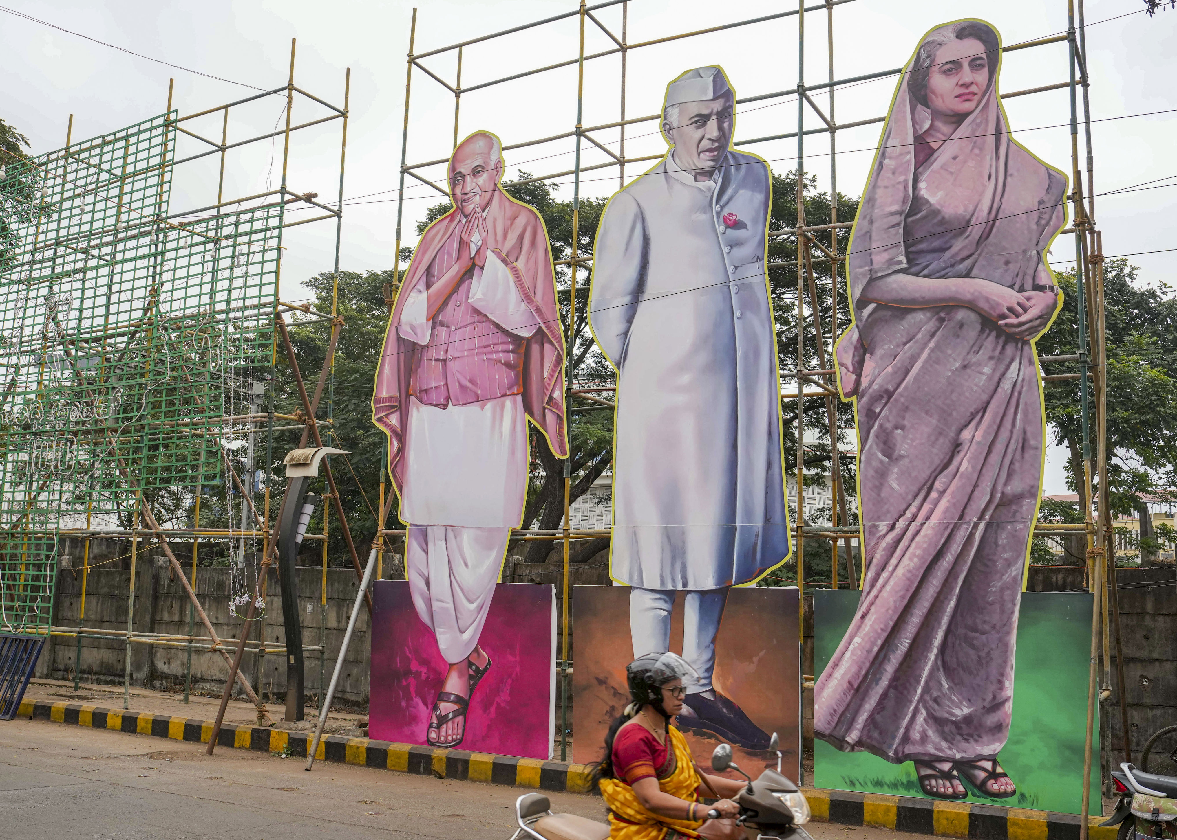 CWC meeting: Cong begins deliberations on 2025 roadmap, vows to protect ...