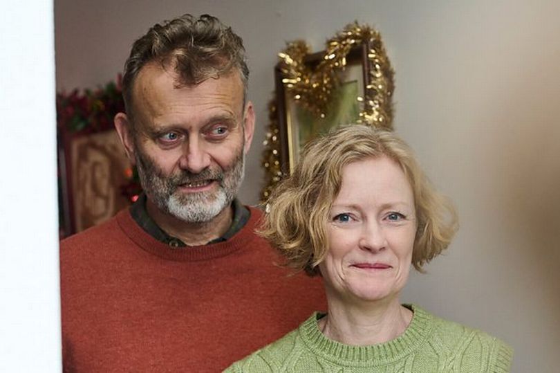 How Outnumbered parents Claire Skinner and Hugh Dennis found love off ...